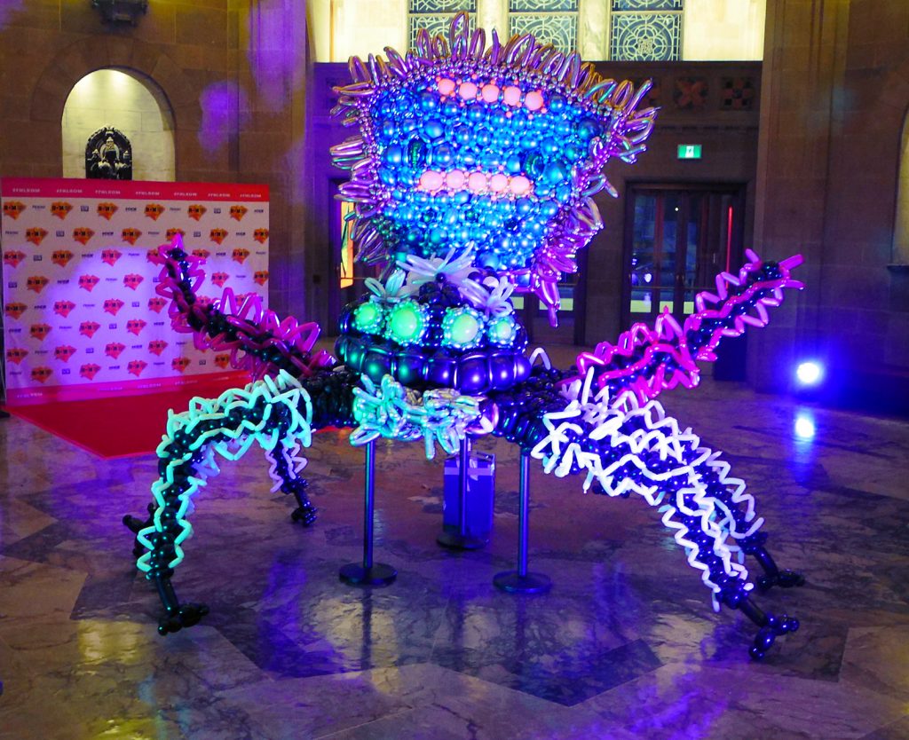 Balloon Maestro – Welcome to the inspired world of balloon artist Sean ...